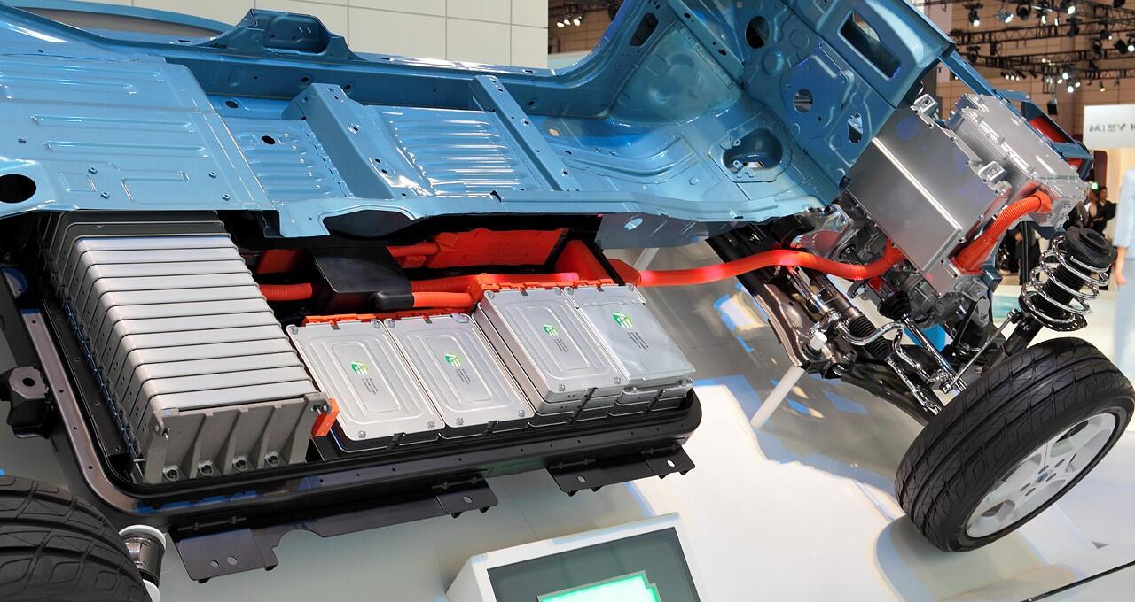 High Voltage Safety with Hybrids and Electric Vehicles | Mass.gov